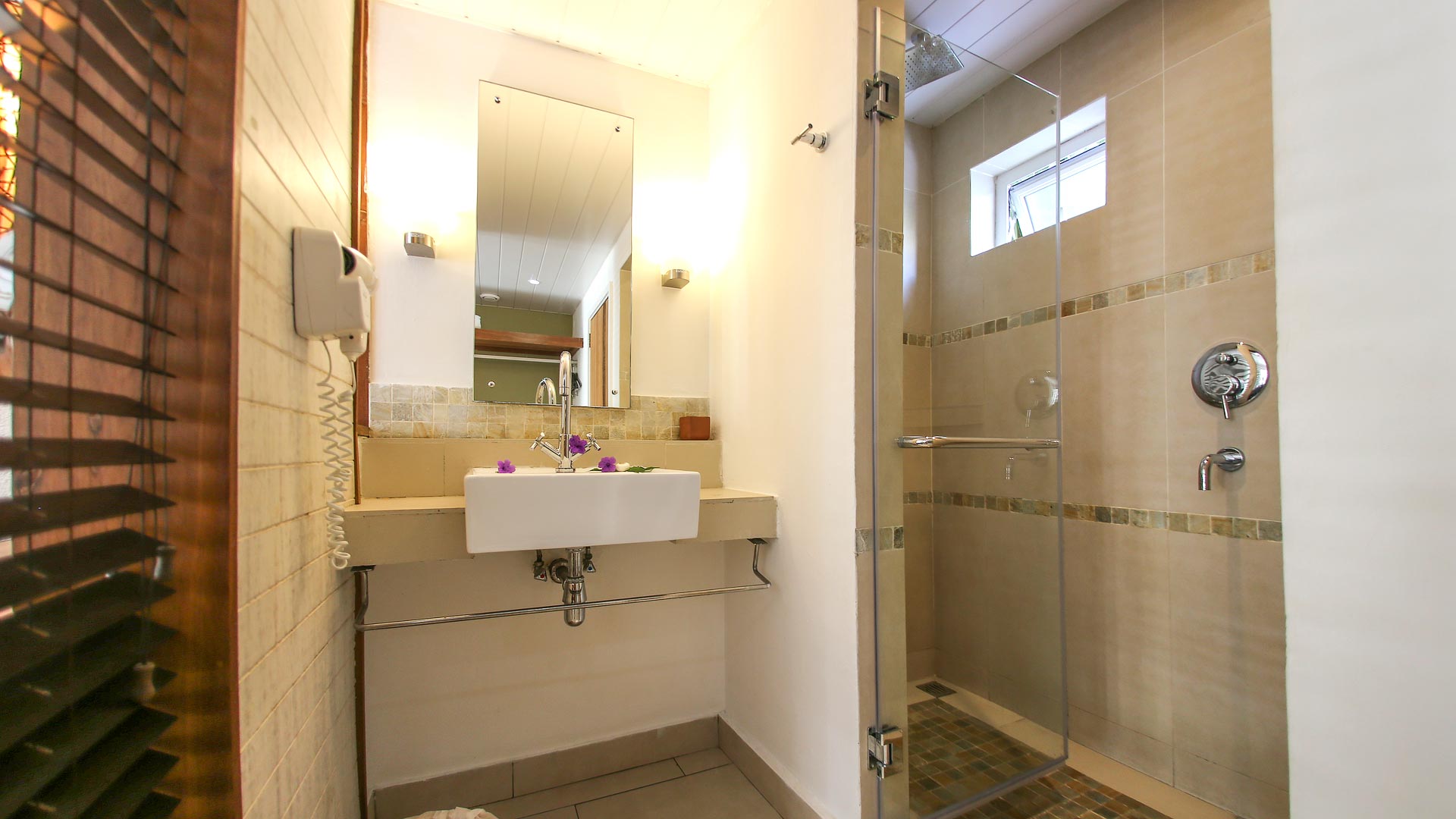 Emeraude Beach Hotel – ATR