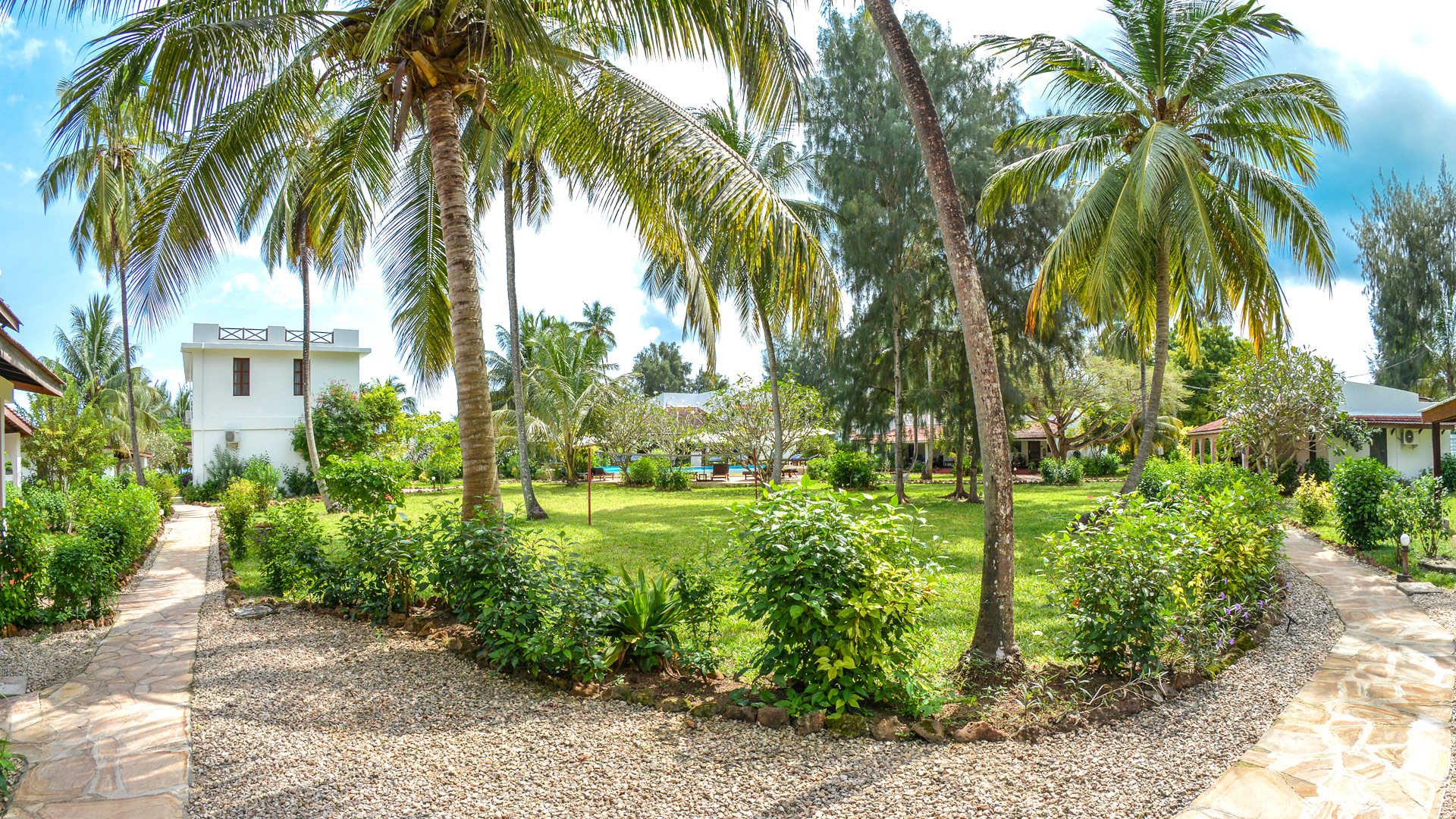 Flame Tree Cottages - ATR