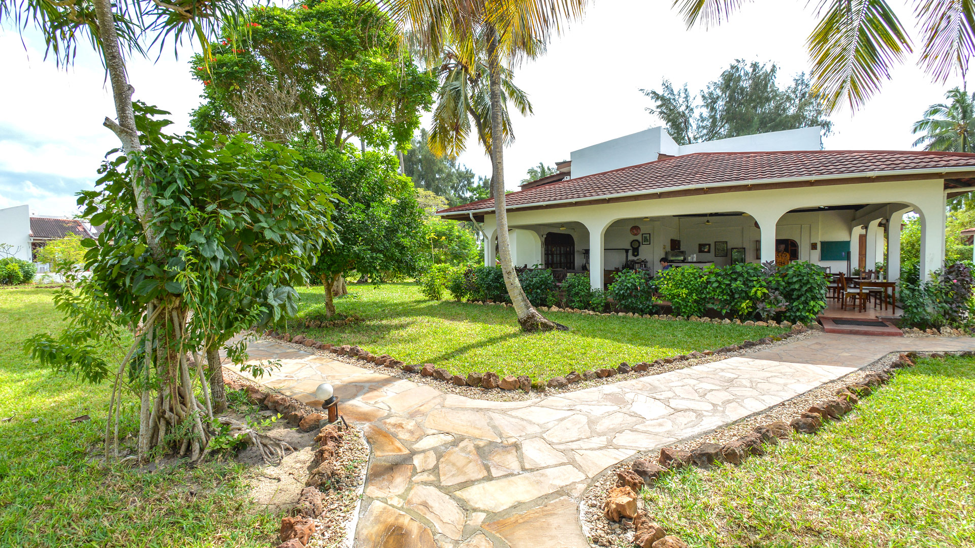 Flame Tree Cottages - ATR